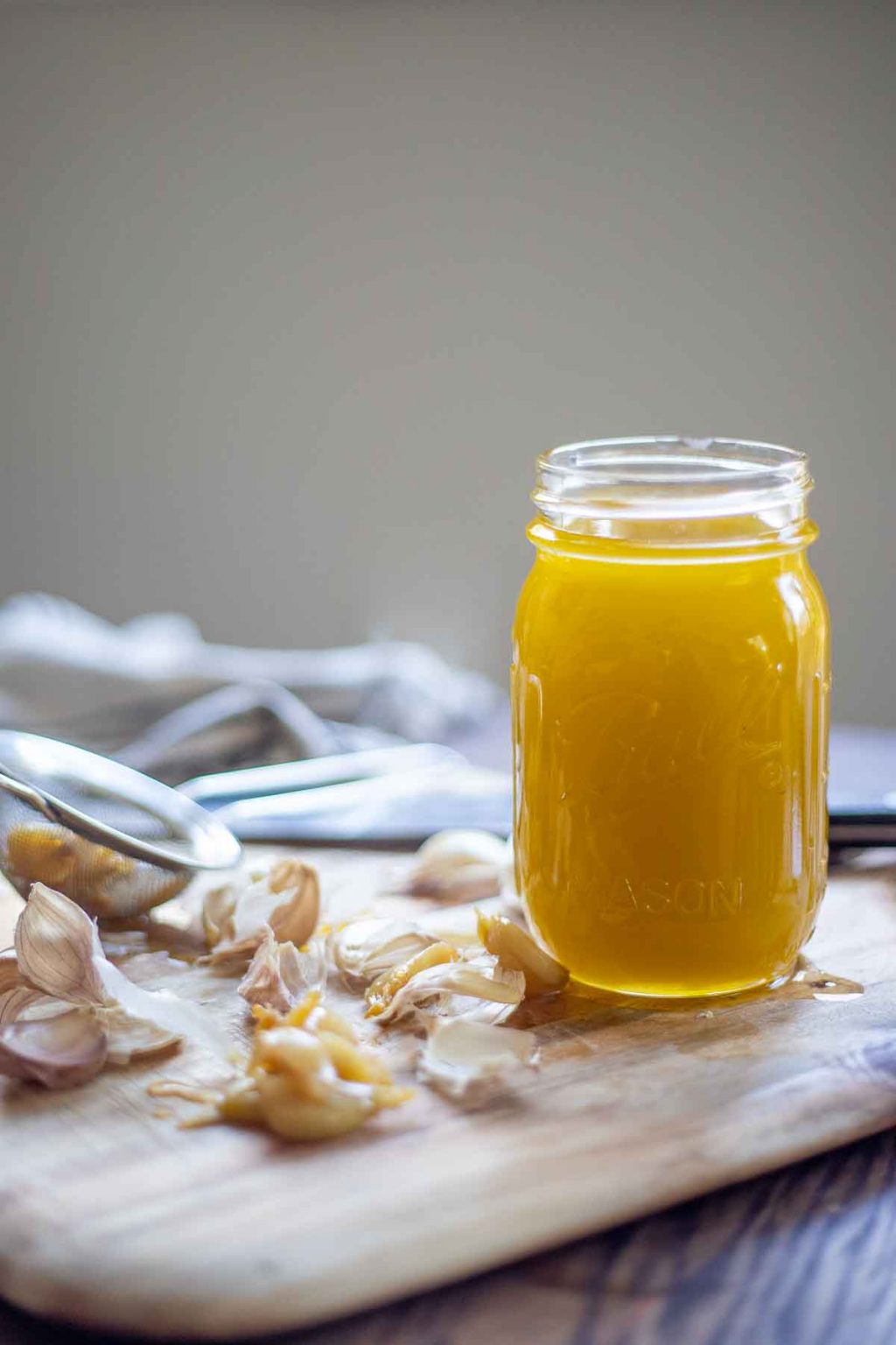 How To Make Garlic Oil - The Healthy Shift