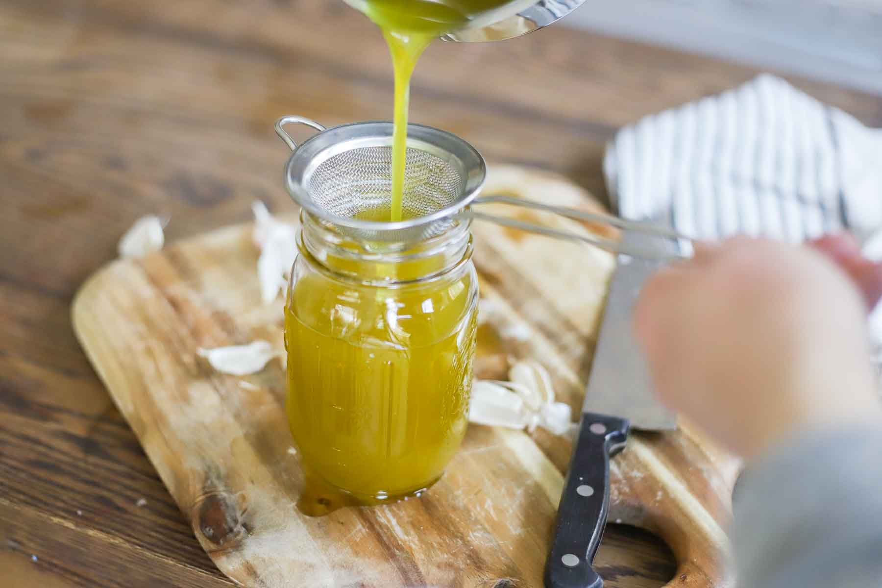 How To Make Garlic Oil - The Healthy Shift